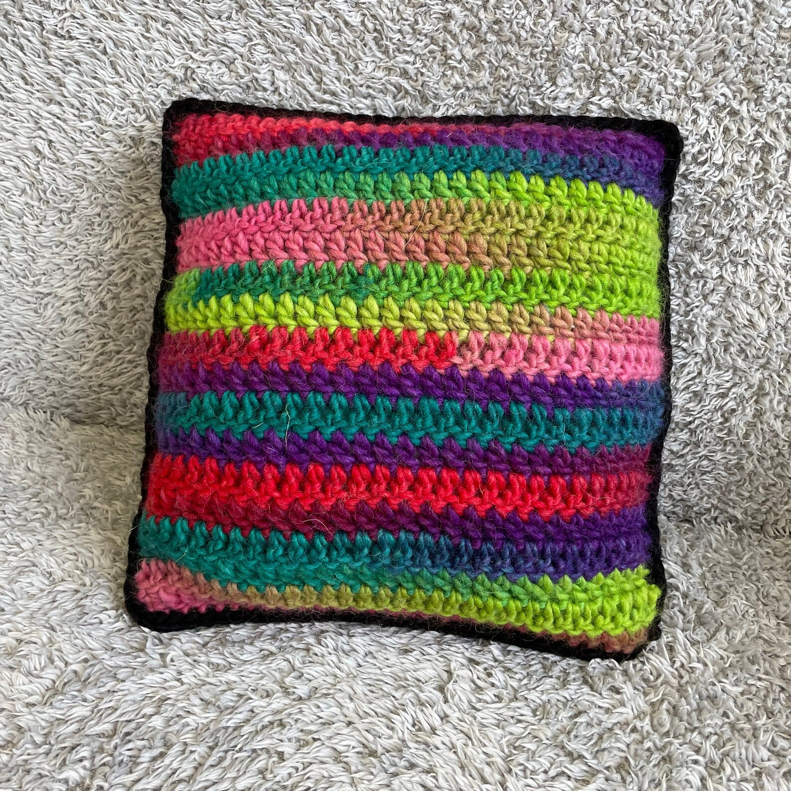 Easy crochet mini pillow - Crafts we loved Accessories and objects